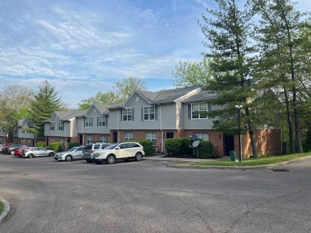 Compton Pointe 3 Bedroom Apartment for Rent at 8951 8951 9029 Daly Road, Cincinnati, OH 45231