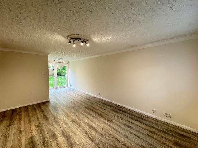 Compton Road, Hayes UB3, 2 bed flat to rent, £1,850 pcm | PrimeLocation