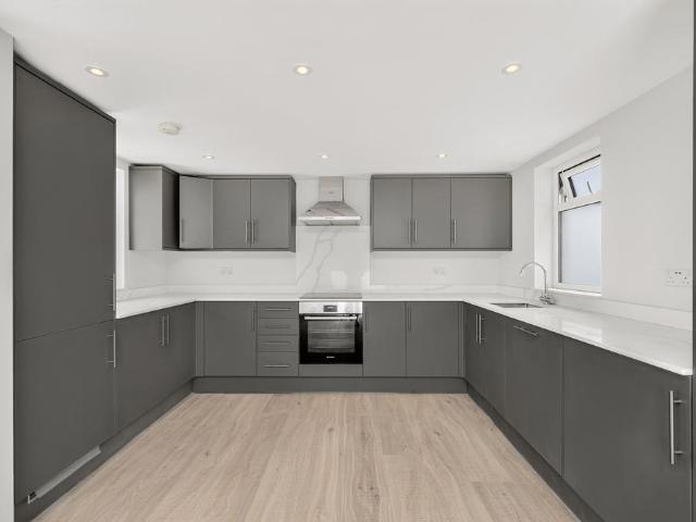 Compton Road, SW19 1 bed flat to rent £1,900 pcm £438 pw