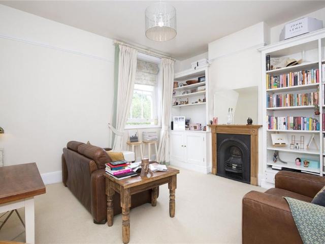 Compton Terrace, Islington, London, N1 2 bed apartment to rent £3,300 pcm £762 pw