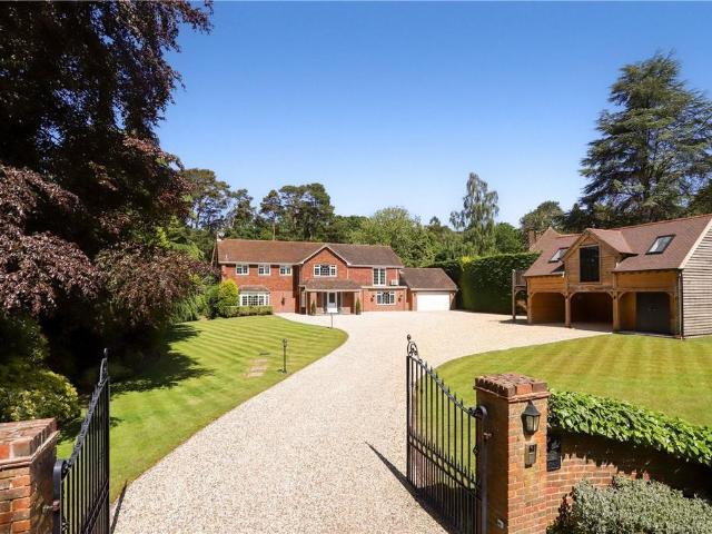 Compton Way, Farnham, GU10 4 bed property to rent £7,500 pcm £1,731 pw