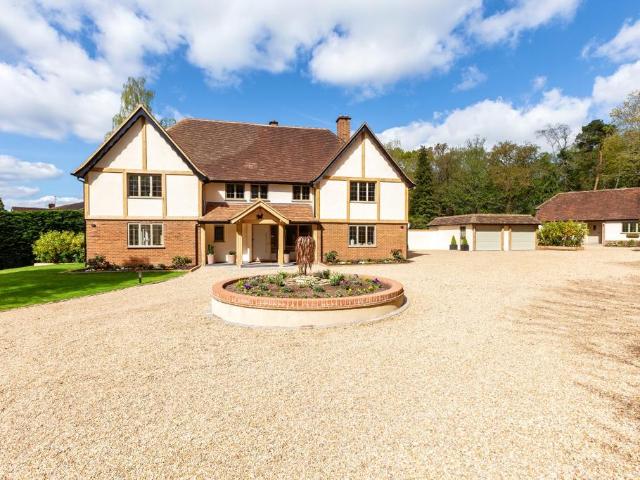 Compton Way Farnham GU10 8 bed detached house to rent £8,500 pcm £1,962 pw