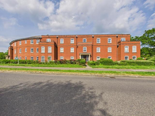 Compton Way, Sherfield On Loddon, RG27 2 bed flat to rent £1,295 pcm £299 pw