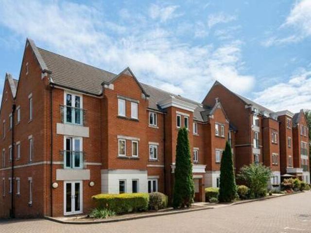 Comptons Lane, Horsham, 2 Bedroom Apartment