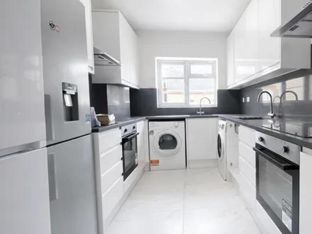 ComputeRescueUK.Com, 58 Surbiton Road, London, KT1 2HT, United Kingdom | Room for rent #118047549 | Rentberry