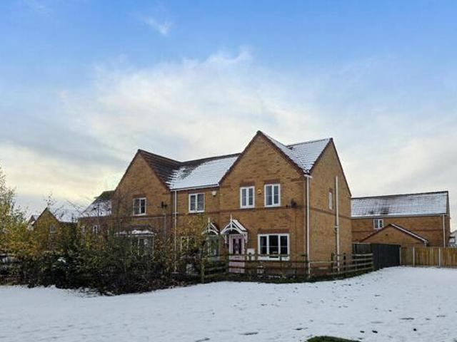 Comrades Place, Goldthorpe, 3 Bedroom Town