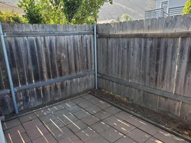 Comstock Studio Apartment for Rent at 232 Comstock Dr, Ventura, CA 93001