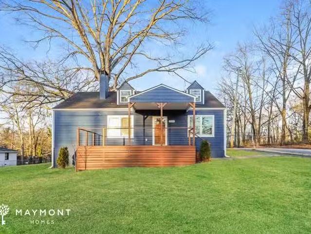 Contemporary 3 Bedroom Home 2091 Newnan St