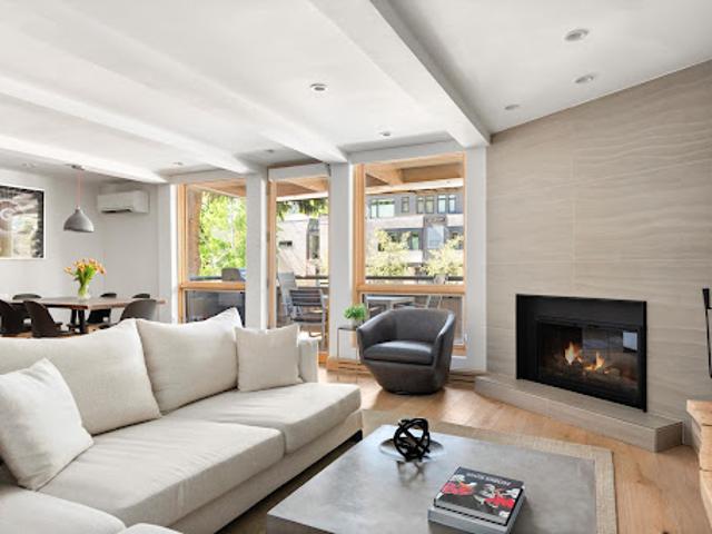 Contemporary apartment with terrace