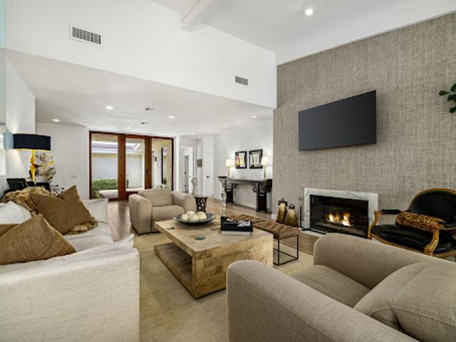 Contemporary apartment with terrace and pool