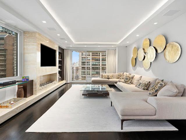 Contemporary apartment with terrace and pool