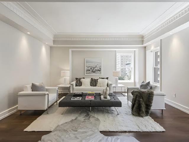 Contemporary apartment