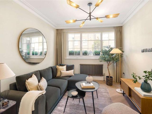 Contemporary Family House with Garden Moments from Sloane Square