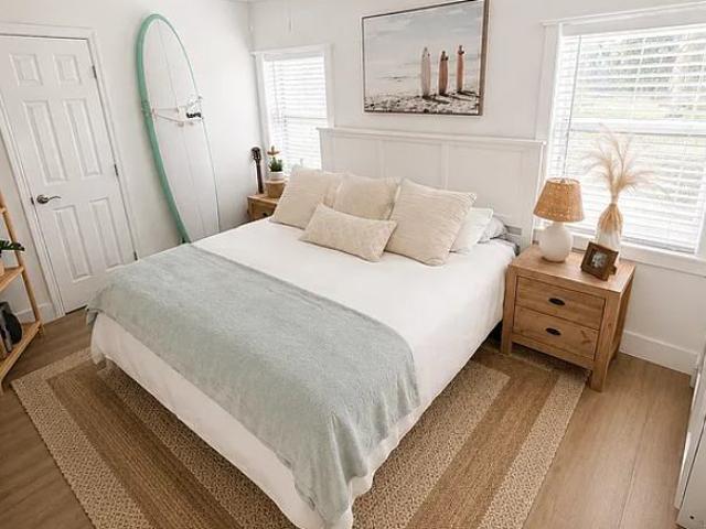Contemporary Furnished Suite – Move In Today