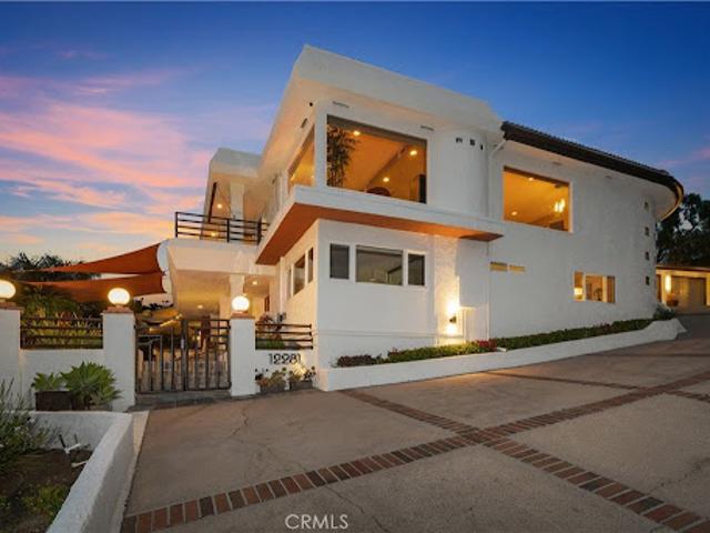 Contemporary house