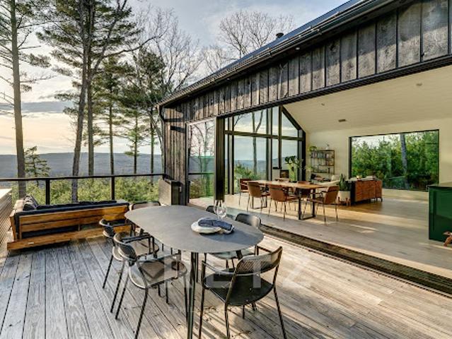 Contemporary house with terrace