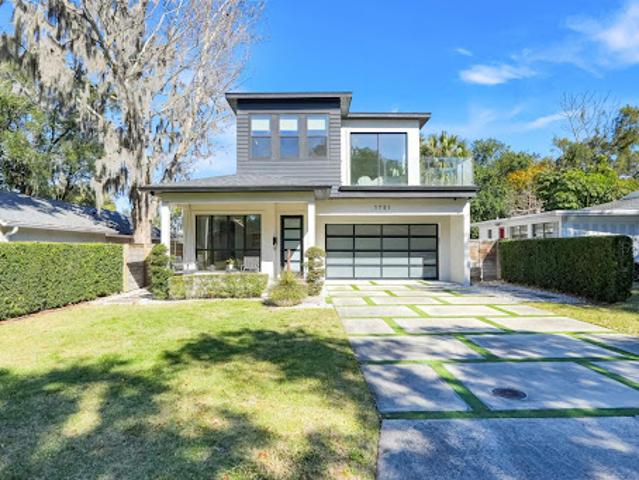 Contemporary house with terrace