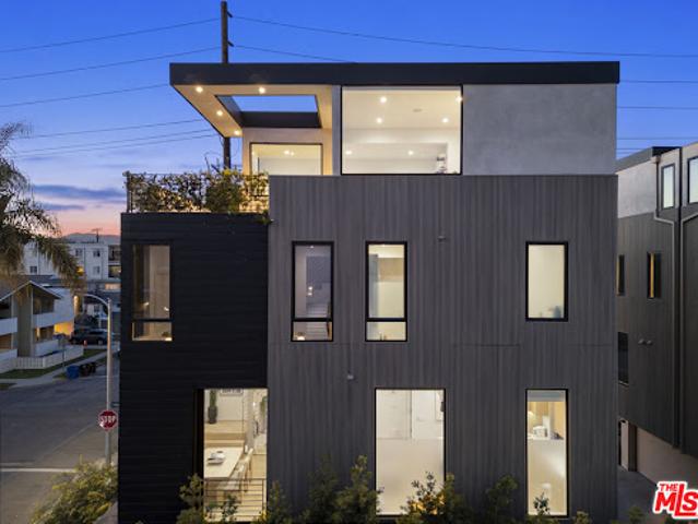Contemporary house with terrace