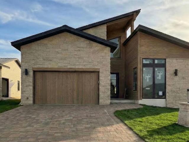 Contemporary house with terrace