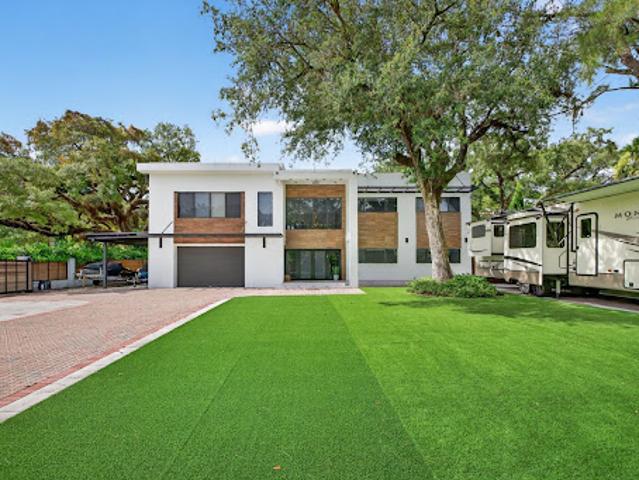 Contemporary house with terrace