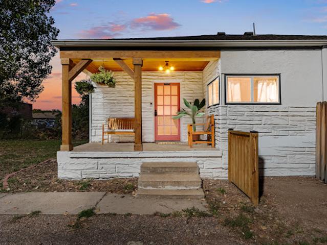 Contemporary house with garden