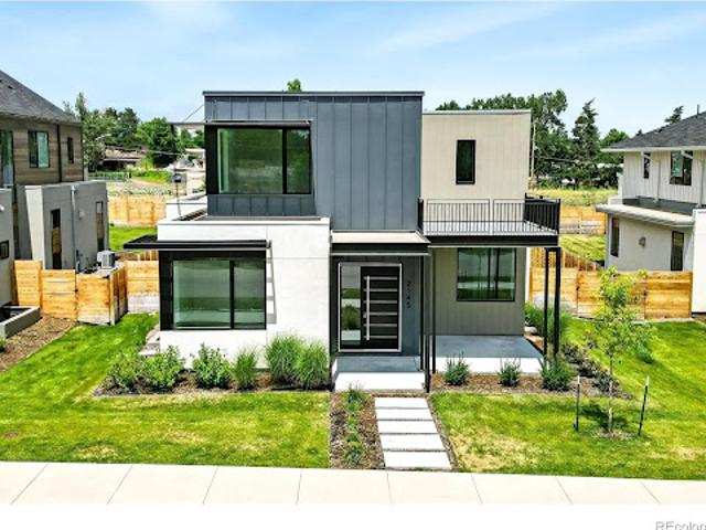 Contemporary house with garden