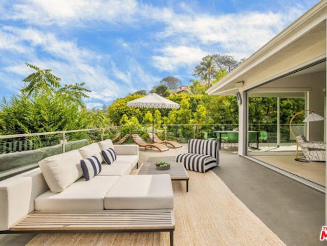 Contemporary house with garden and terrace