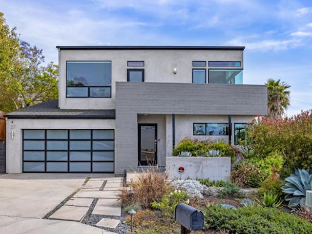 Contemporary house with garden and terrace