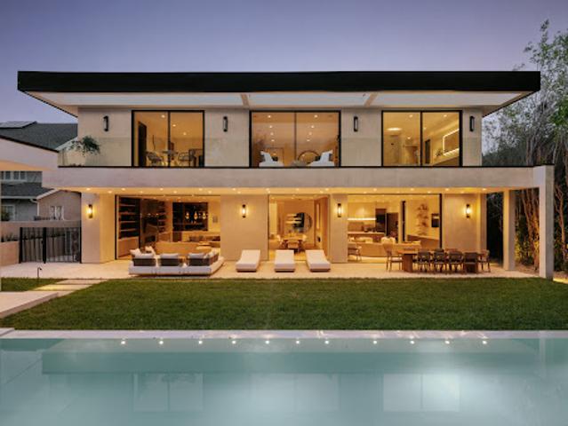Contemporary house with pool