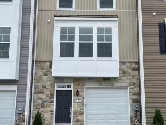 Contemporary, Interior Row/Townhouse CHARLES TOWN, WV 197 U.