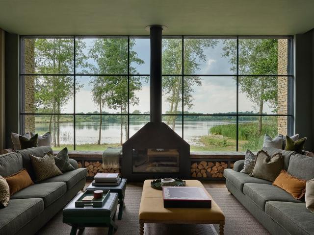 Contemporary Lakeside House at The Lakes by Yoo