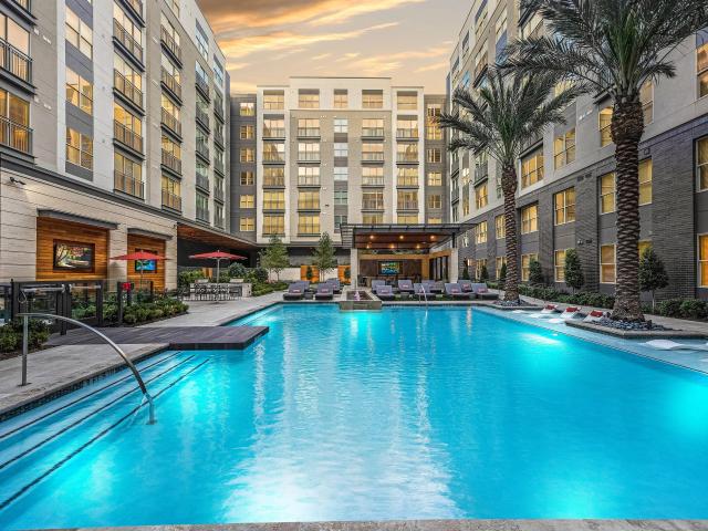 Contemporary Living: Two Bedroom Apartment in Houston's Uptown