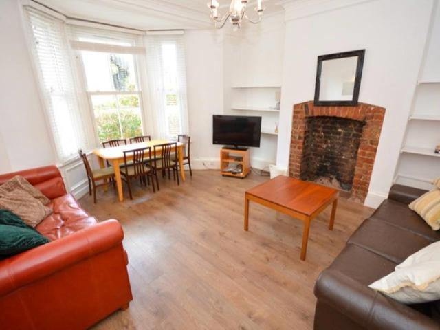 Contemporary Student House In The Heart of Jesmond