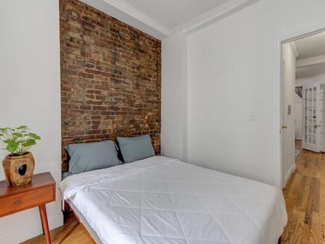 Contemporary ROOM at The Lexington House
