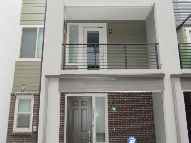 Contemporary townhome in Great Location