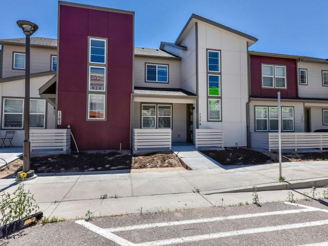 Contemporary Townhome in North CO Springs