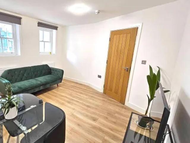 Continental Cars, Campdale Road, London, N7 0ED, United Kingdom | 2 bed apartment for rent #165464698 | Rentberry