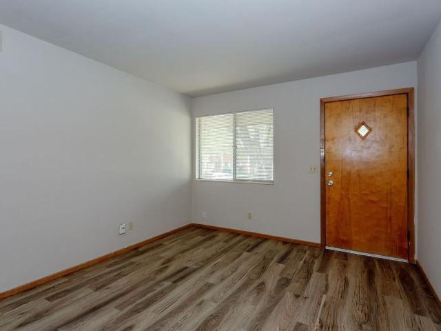 Continental North Apartments 2 Bedroom Apartment for Rent at 7670 N Euclid Ave, Kansas City, MO 64118 Ridgefield