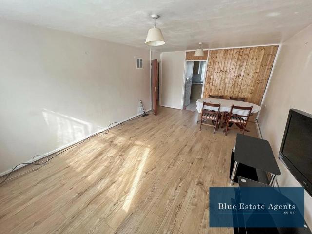 Convent Way, Southall, UB2 3 bed flat to rent £2,200 pcm £508 pw