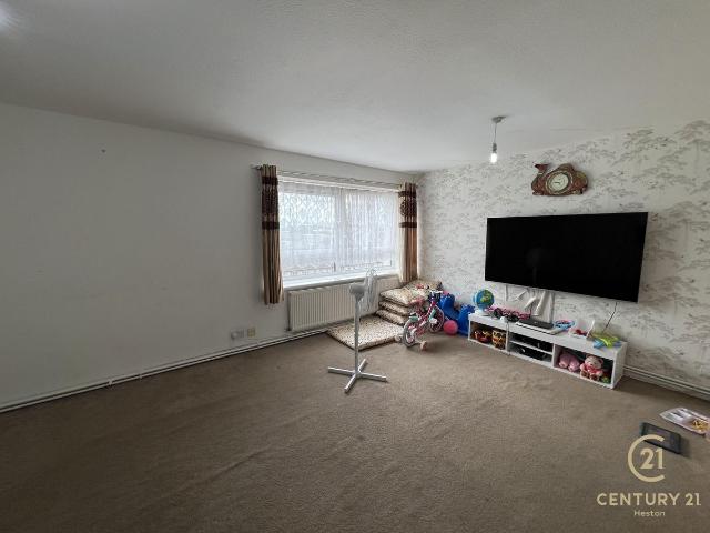 Convent Way, Southall UB2, 2 bed flat to rent, £1,850 pcm | PrimeLocation