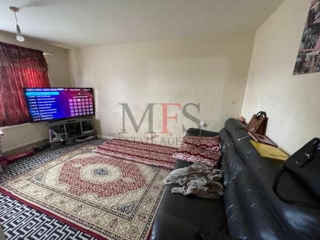 Convent Way, Southall, UB2