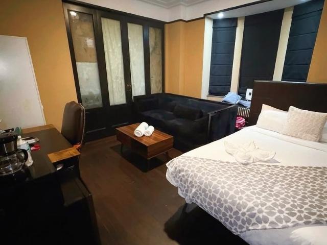 Convenient Midtown Furnished Room