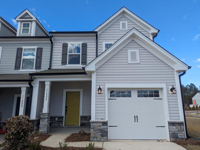Convenient access to 485, minutes from local shops and entertainment! Low maintenance townhomes! Open main floor features nicely appointed kitchen with quartz countertops, SS appliances, and SS farm sink, dining area and bright great room! Second.