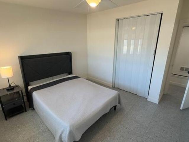 Convenient Central Living: Modern Renovated Room near UNLV & The Strip Live in comfort! This clean, modern, renovated home is ready for you. We have a bright room waiting for your move in