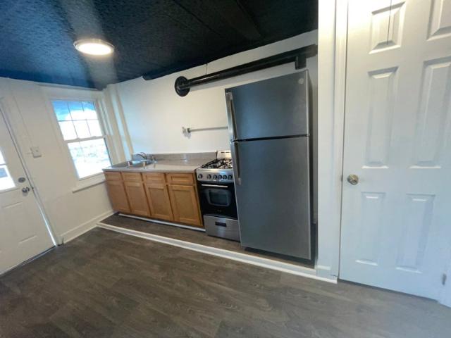 Convenient Cozy Studio_$mo Cohoes location