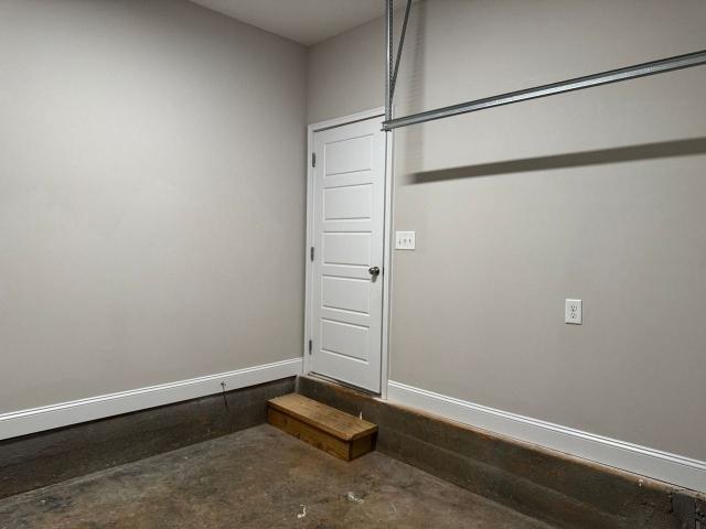 Convenient Location! Lovely 2 Bed 2.5 Bath Townhouse! 2 Bedroom Apartment for Rent at 295 Smithson Ln, Clarksville, TN 37040