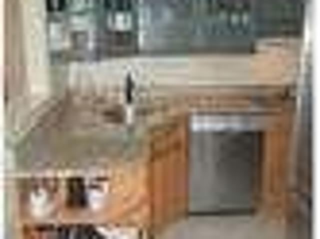 Convenient location 2 bed 1.50 bath for rent