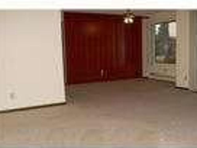 Convenient location 2 bed 1 bath for rent