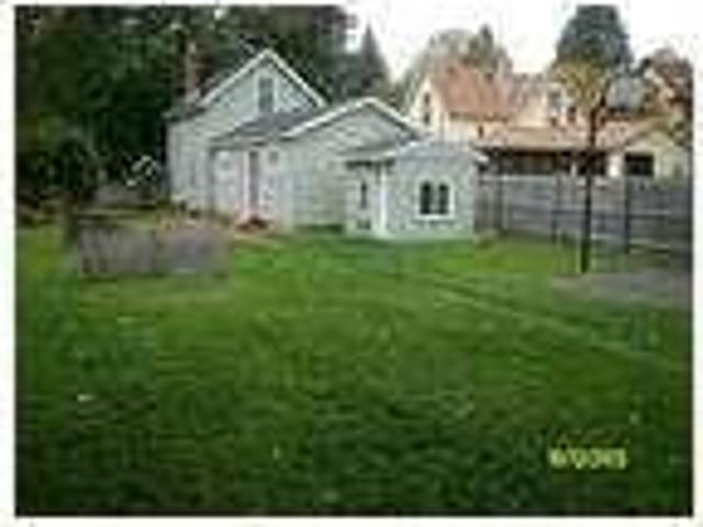 Convenient location 3 bed 1.50 bath for rent
