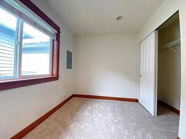 Convenient Private Room Available